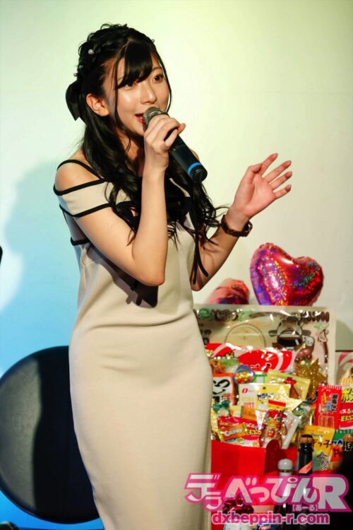 【スナックNAX vol.6合同生誕祭SPイベントレポート！】千石もなか、百咲みいろ、鈴音杏夏のバースデーを会場全体で祝福！ ぶっ飛びトークにライブと内容盛りだくさんで開催！ | デラべっぴんR