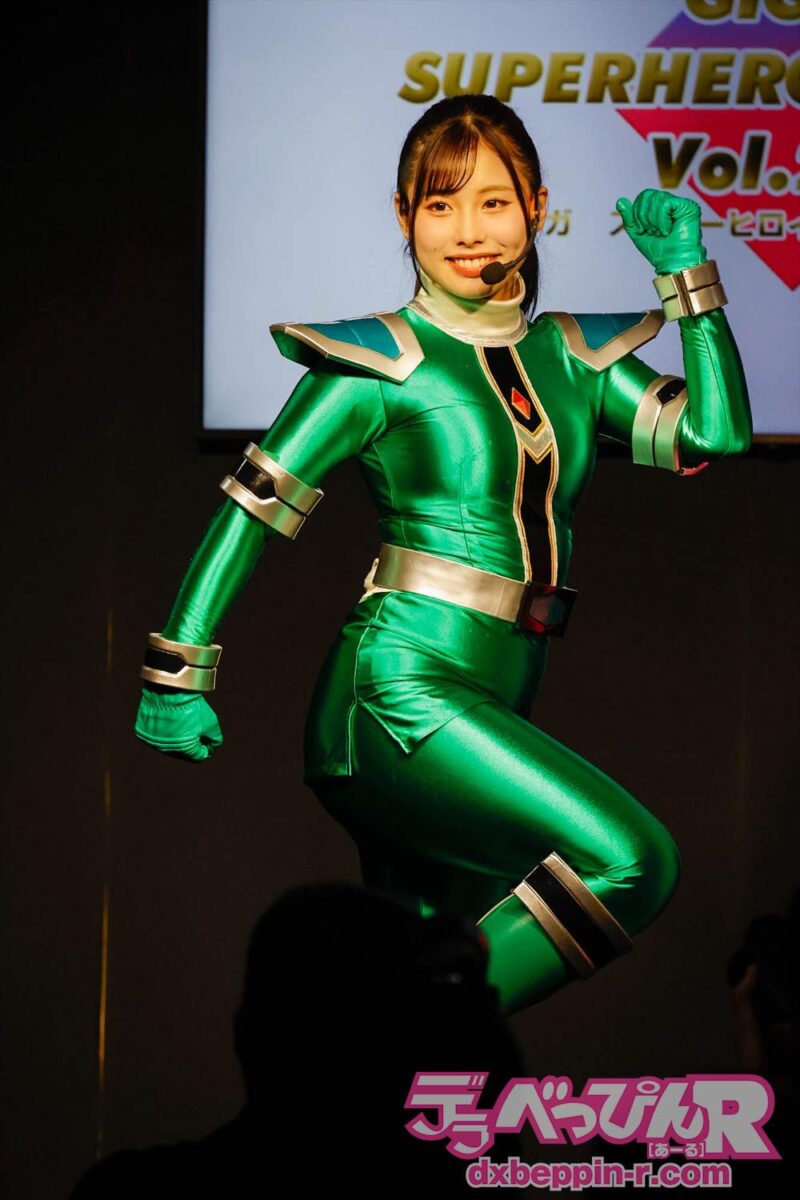 【GIGAスーパーヒロインライブvol.22レポート！】三田サクラ、上坂めい、美澄玲衣、有栖舞衣、目黒ひな実のフレッシュなメンバーが巨悪を相手に大奮闘！ 最後は恥辱にまみれ敗北！ | デラべっぴんR